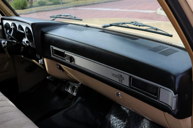 1983 Chevy C30 Dually – Texas Trucks and Classics