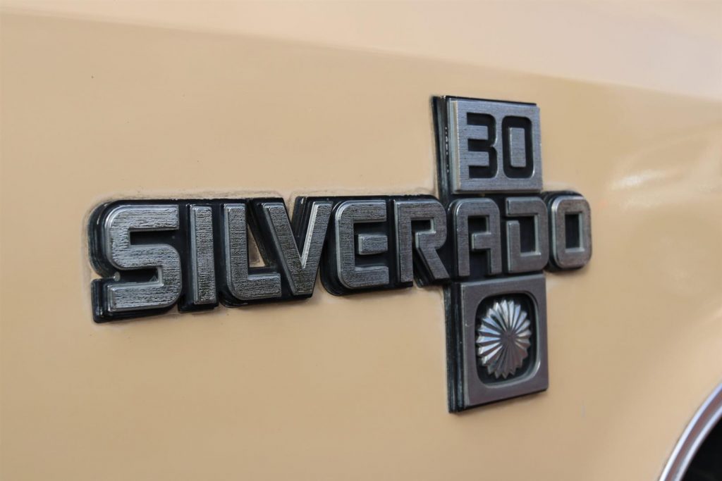 1983 Chevy C30 Dually – Texas Trucks and Classics