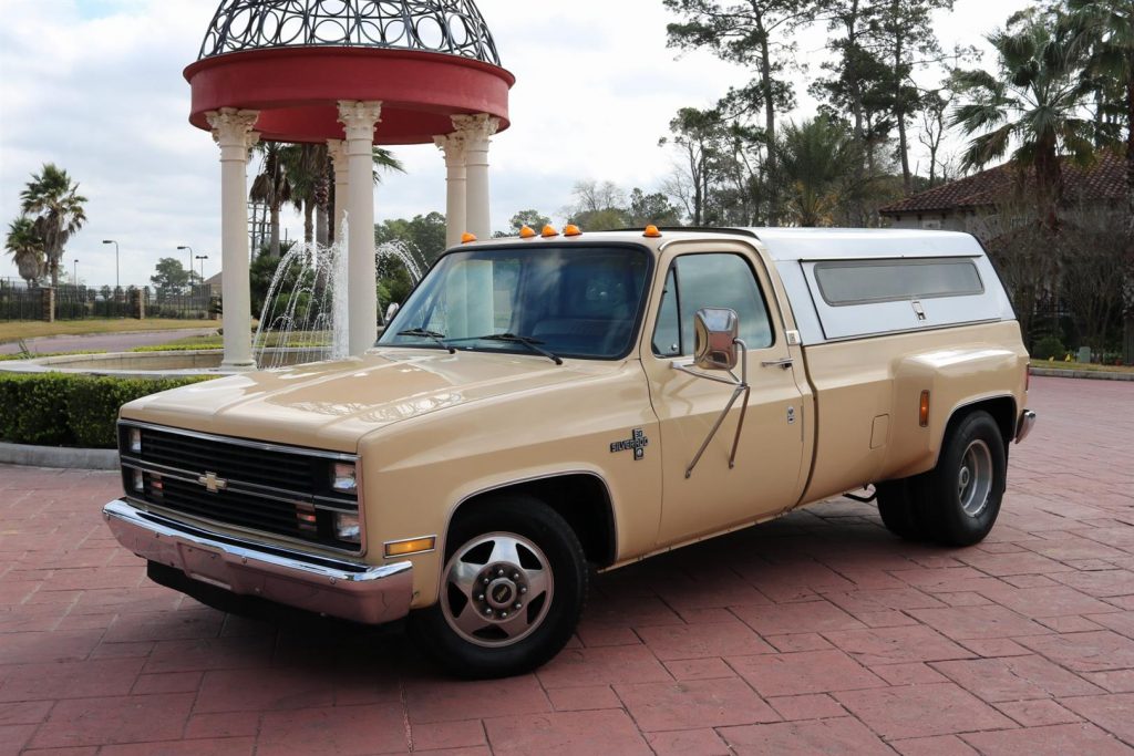 1983 Chevy C30 Dually – Texas Trucks and Classics