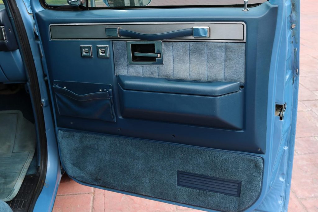 1987 Chevy R10 Silverado SWB – Texas Trucks and Classics