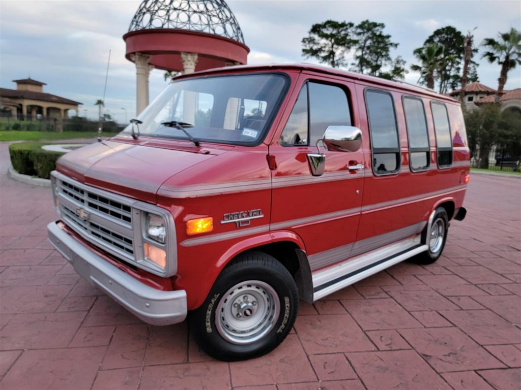 1988 Chevy G10 “Shorty” Van – Texas Trucks and Classics
