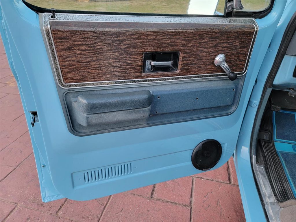 1975 Chevy C10 Silverado – Texas Trucks and Classics