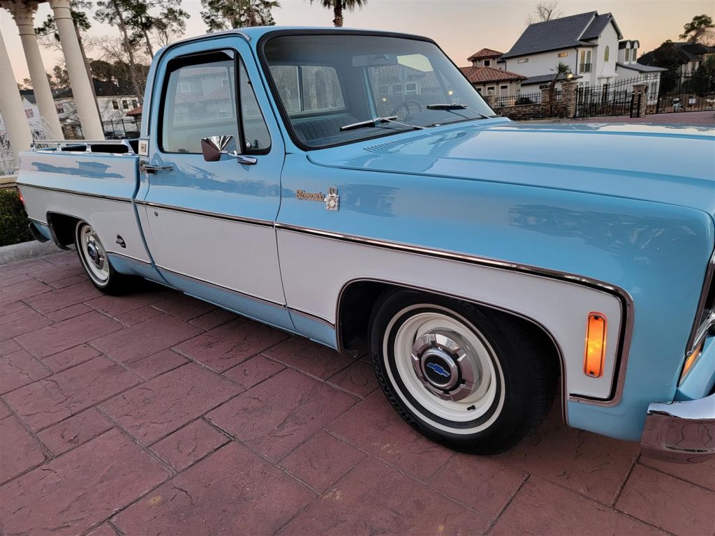 1975 Chevy C10 Silverado – Texas Trucks and Classics