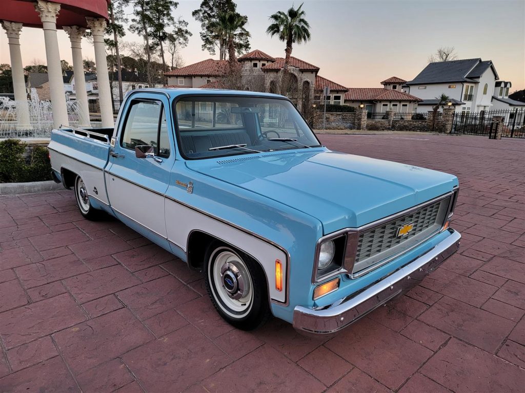 1975 Chevy C10 Silverado – Texas Trucks and Classics