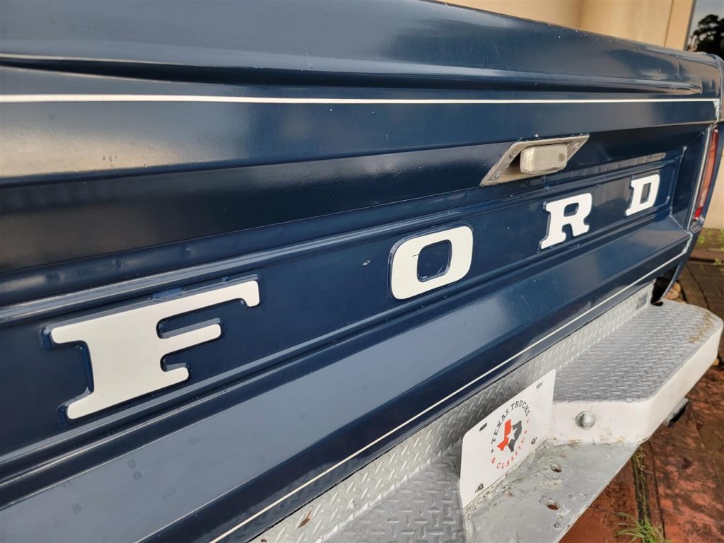 1968 Ford F-100 Styleside SWB (4×4) – Texas Trucks and Classics