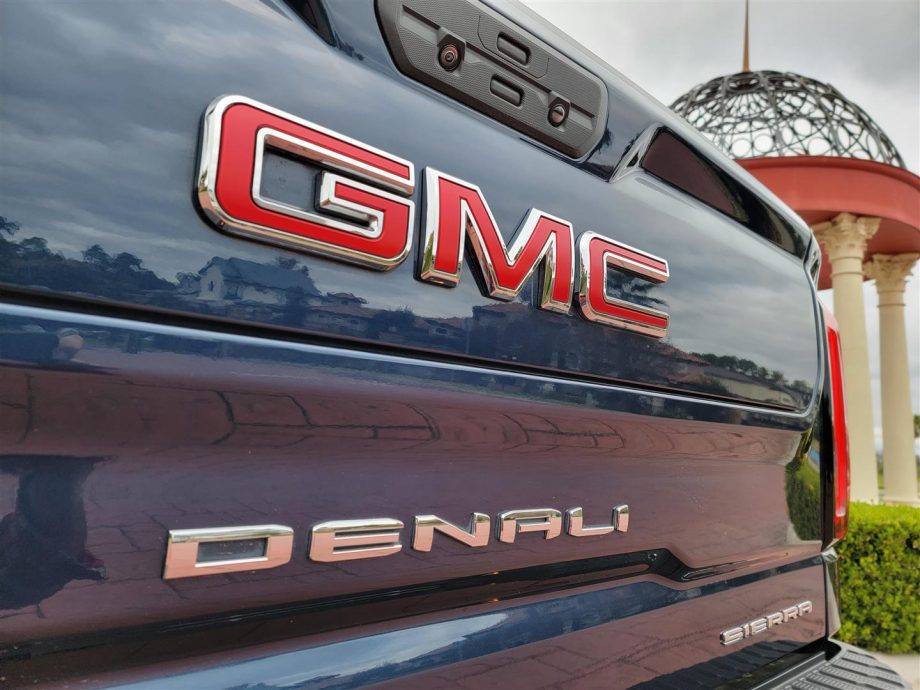 2020 GMC Denali Sierra – Texas Trucks and Classics