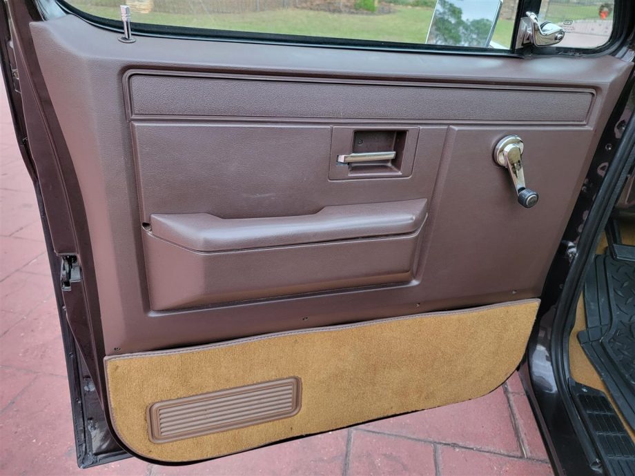 1985 Chevy C10 Silverado – Texas Trucks and Classics