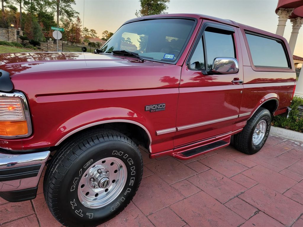 1995 Ford Bronco XLT – Texas Trucks and Classics