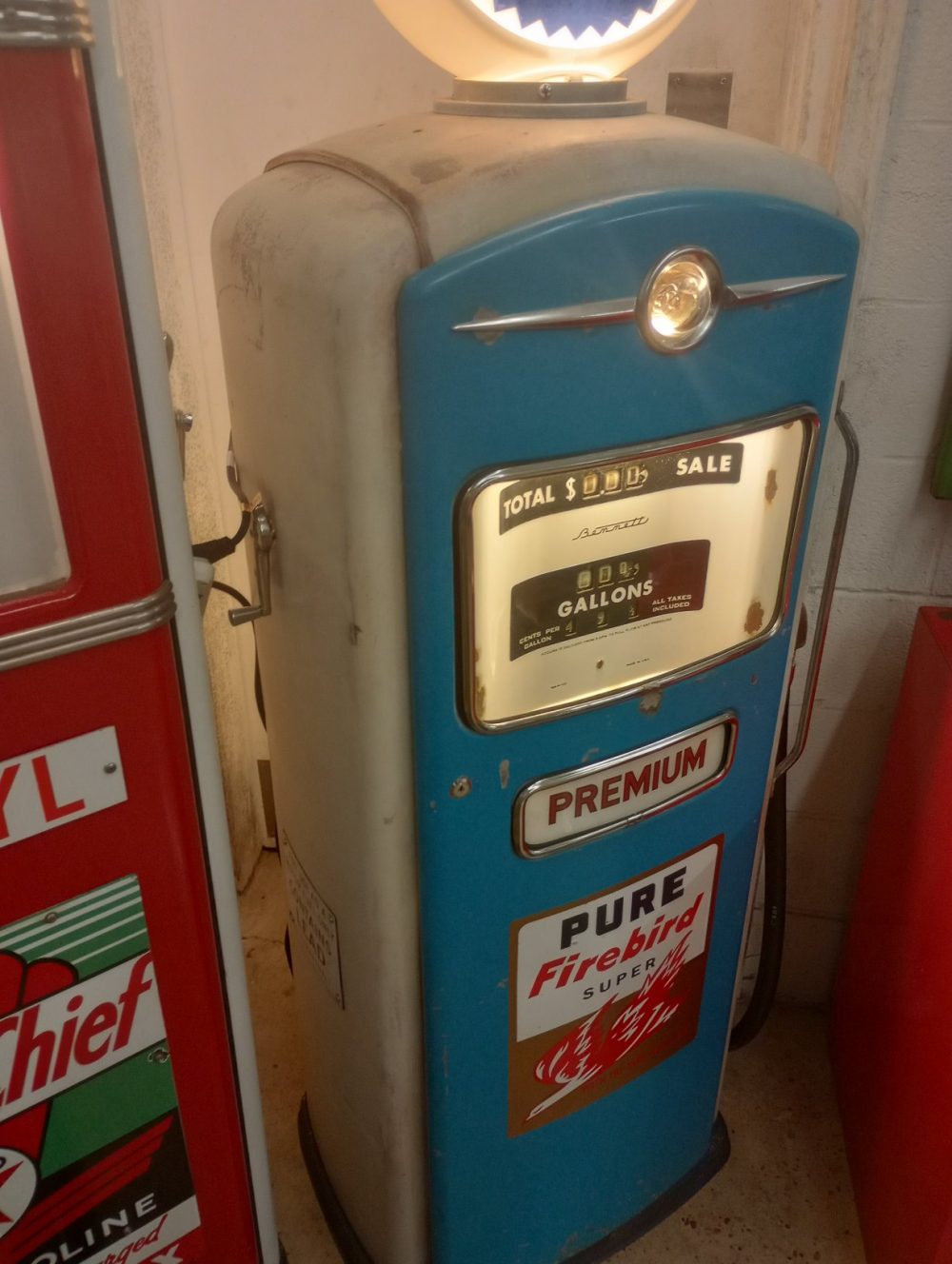 Bennett 966 Pure Firebird Gas Pump – Texas Trucks and Classics