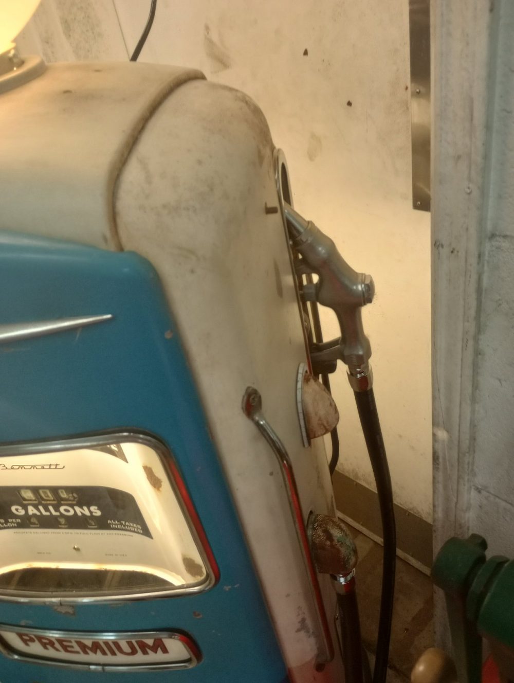 Bennett 966 Pure Firebird Gas Pump – Texas Trucks and Classics