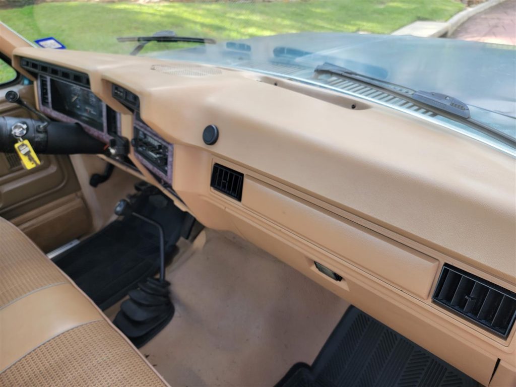 1985 Ford F250XL Explorer – Texas Trucks and Classics