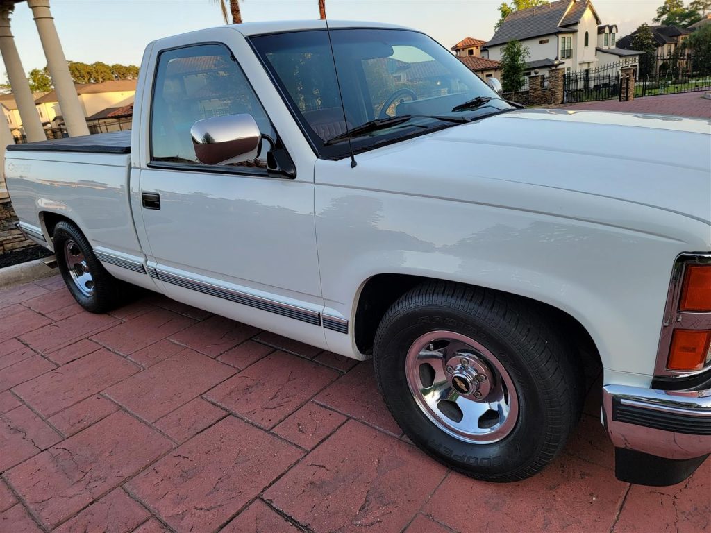 1990 Chevy C1500 Sport – Texas Trucks and Classics