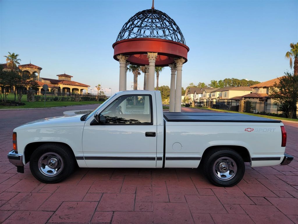 1990 Chevy C1500 Sport – Texas Trucks and Classics