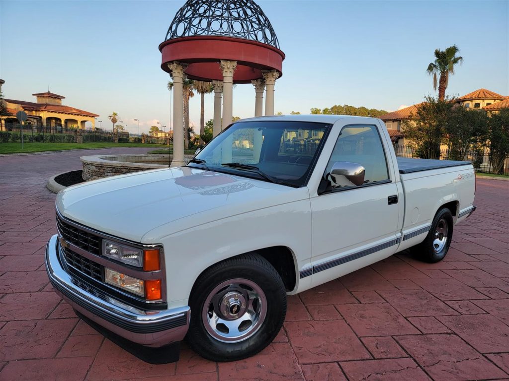 1990 Chevy C1500 Sport – Texas Trucks and Classics
