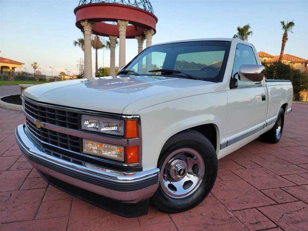 1990 Chevy C1500 Sport – Texas Trucks and Classics