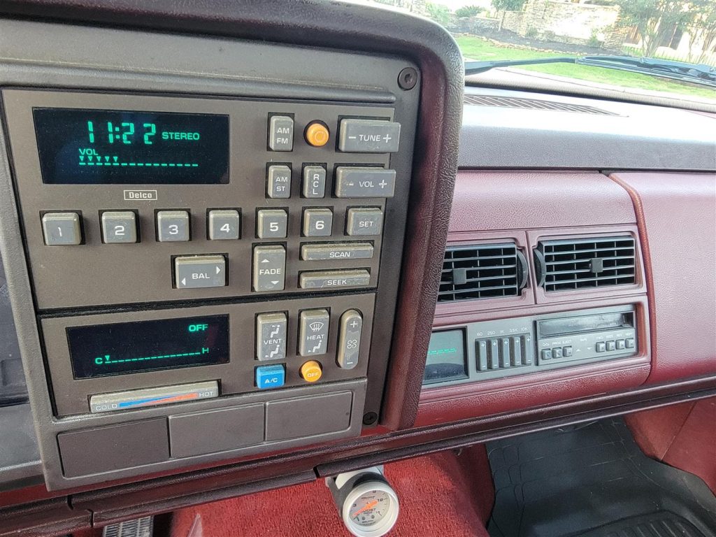 1990 Chevy C1500 Sport – Texas Trucks and Classics