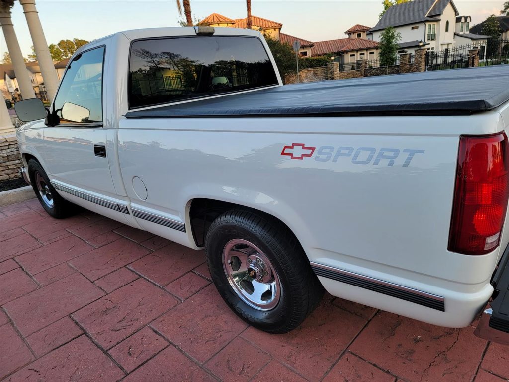 1990 Chevy C1500 Sport – Texas Trucks and Classics