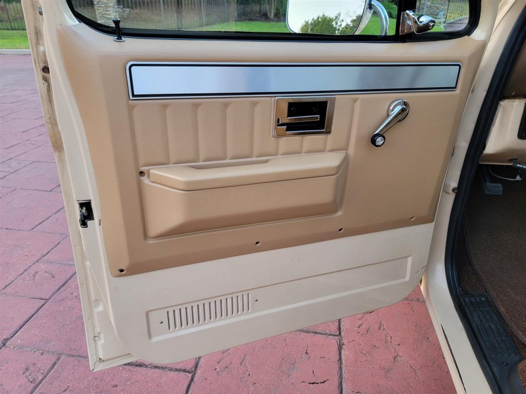 1986 Chevy C10 Custom Deluxe – Texas Trucks and Classics