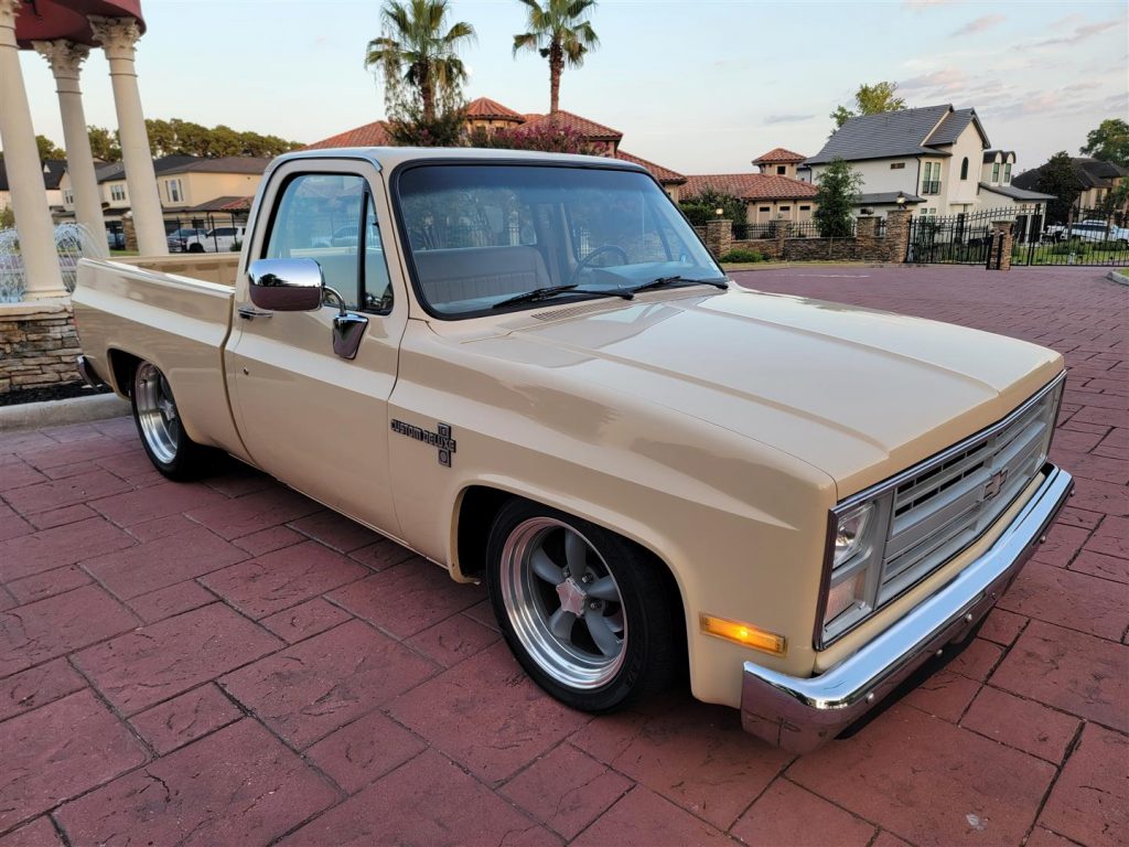 1986 Chevy C10 Custom Deluxe – Texas Trucks and Classics