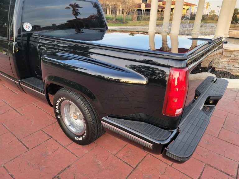 1990 GMC Sierra SLE – Texas Trucks and Classics