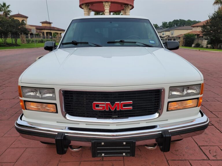 1994 GMC Suburban 2500 SLE – Travel Quest – Texas Trucks and Classics