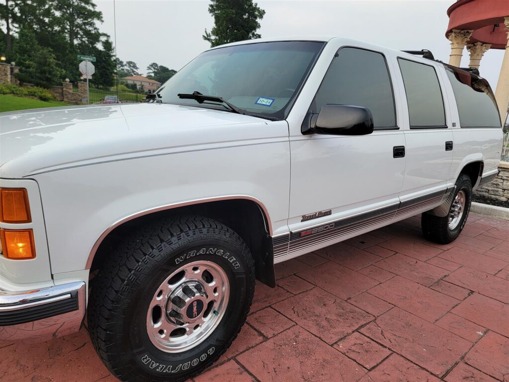 1994 GMC Suburban 2500 SLE – Travel Quest – Texas Trucks and Classics