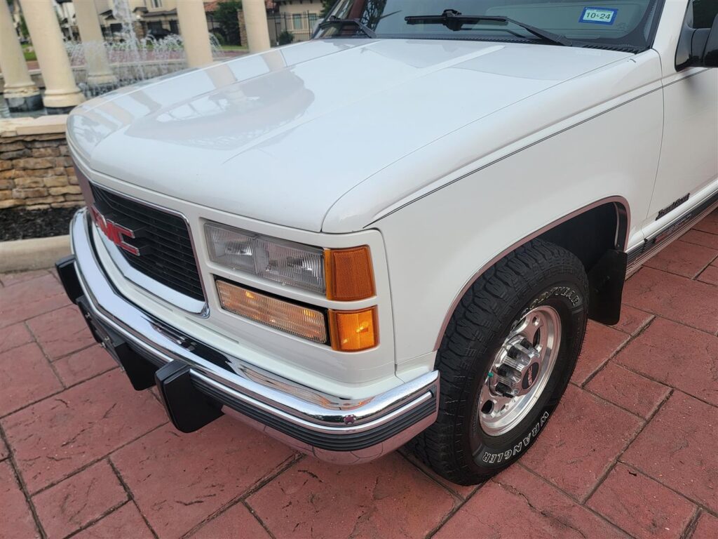 1994 GMC Suburban 2500 SLE – Travel Quest – Texas Trucks and Classics