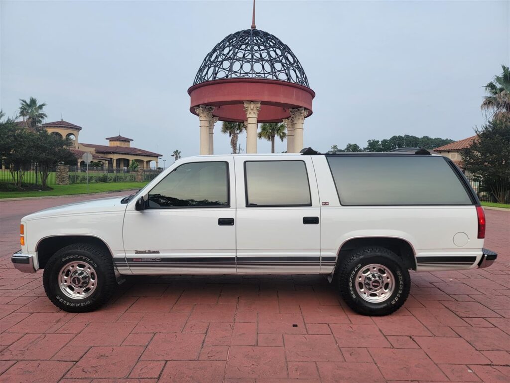 1994 GMC Suburban 2500 SLE – Travel Quest – Texas Trucks and Classics