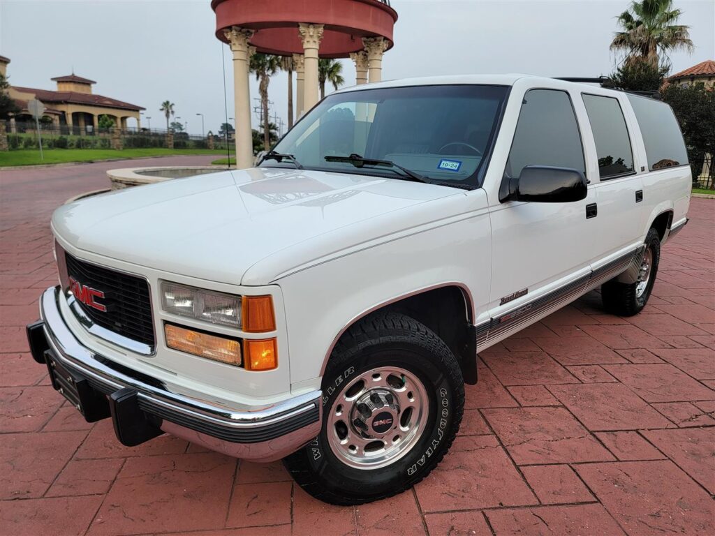 1994 GMC Suburban 2500 SLE – Travel Quest – Texas Trucks and Classics