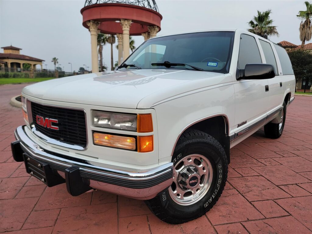 1994 GMC Suburban 2500 SLE – Travel Quest – Texas Trucks and Classics