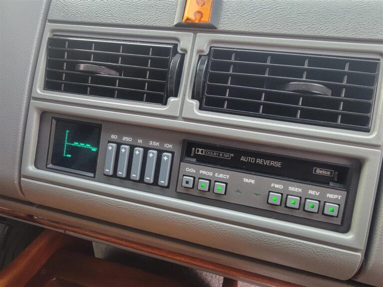 1994 GMC Suburban 2500 SLE – Travel Quest – Texas Trucks and Classics