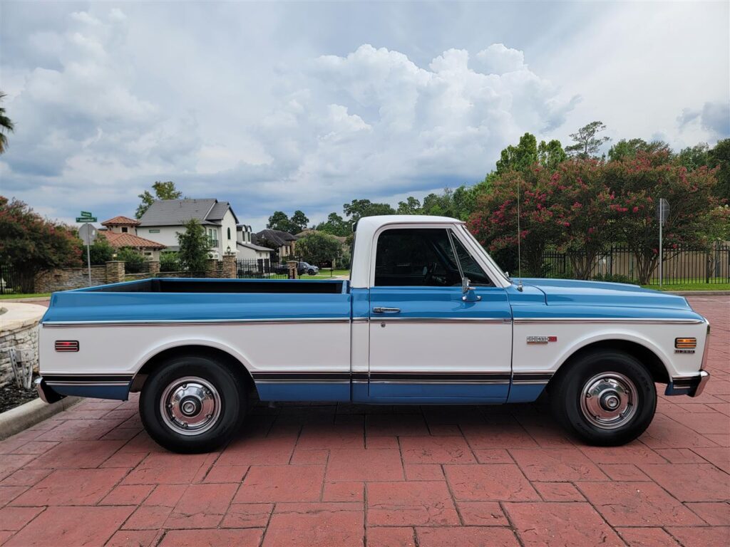 1972 Chevy C10 Cheyenne Super – Texas Trucks and Classics