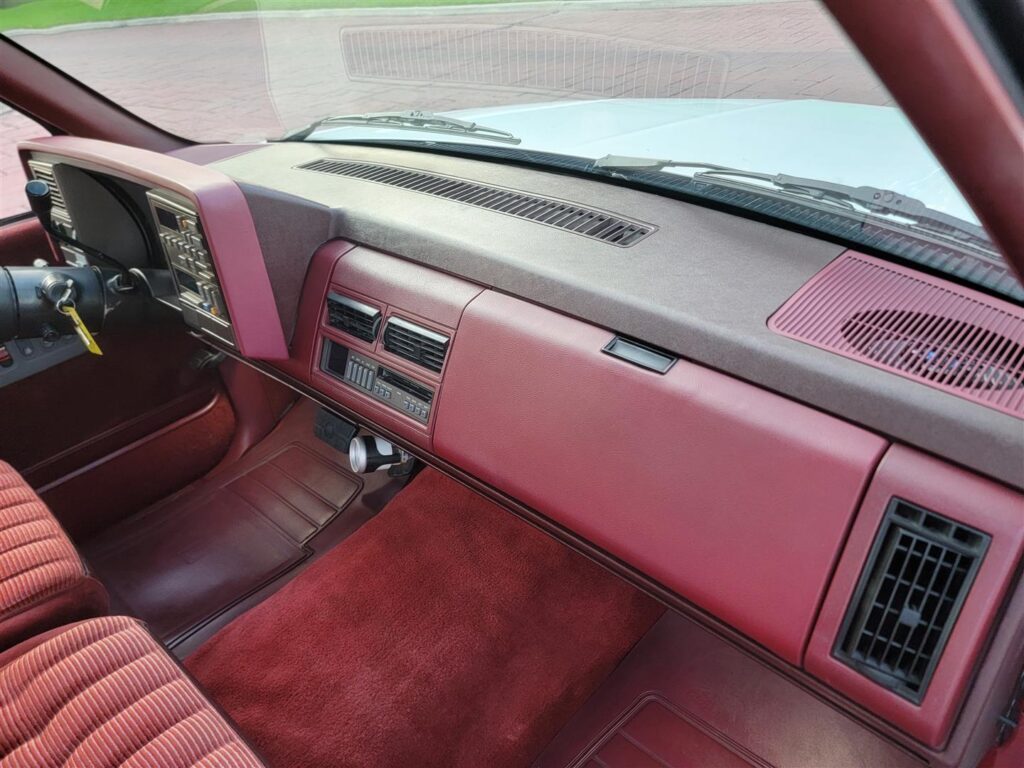 1990 Chevy C1500 Sport – Texas Trucks and Classics