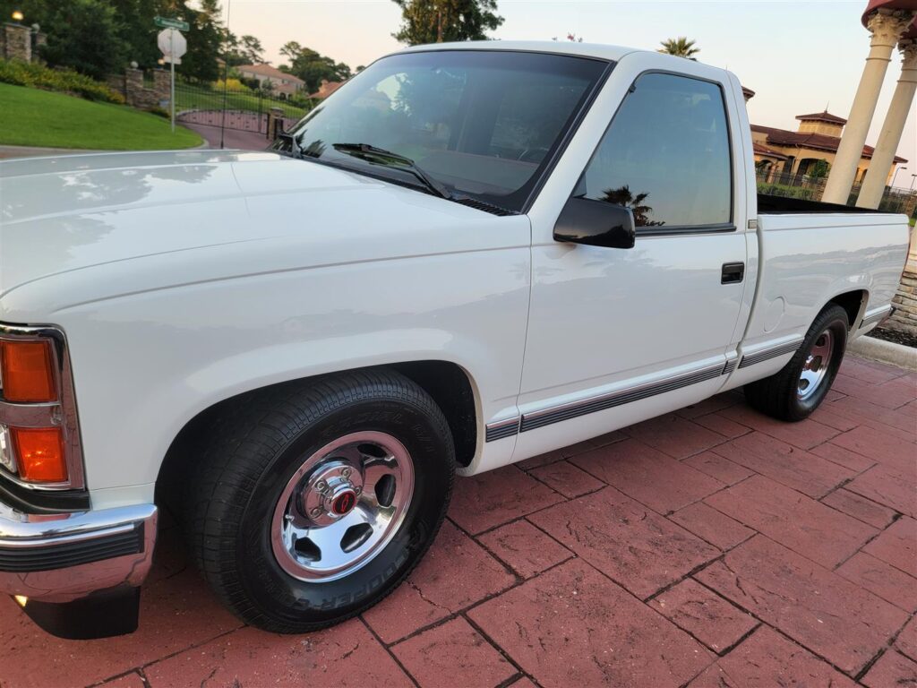 1990 Chevy C1500 Sport – Texas Trucks and Classics