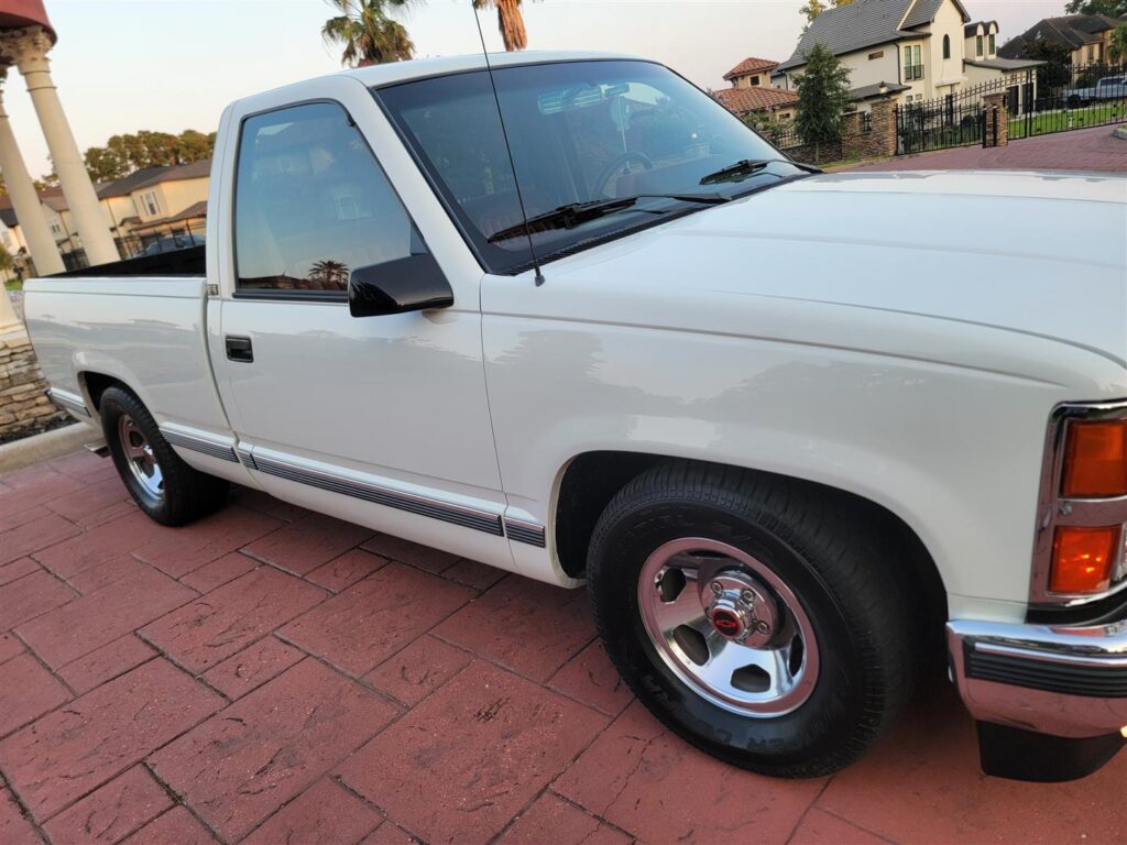 1990 Chevy C1500 Sport – Texas Trucks and Classics