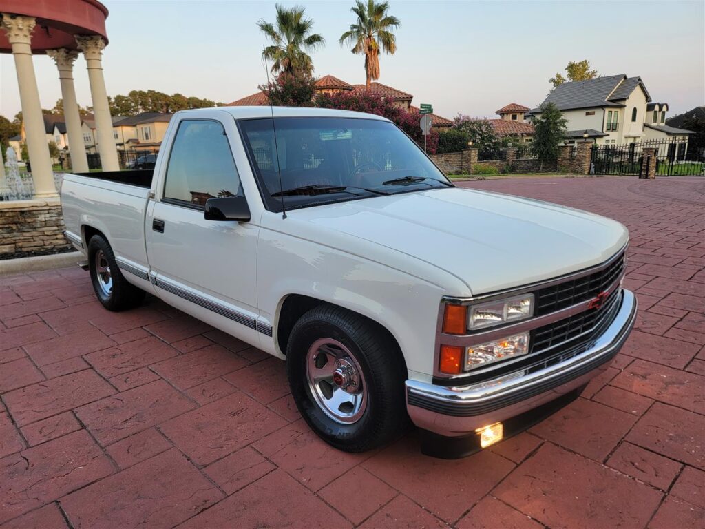 1990 Chevy C1500 Sport – Texas Trucks and Classics