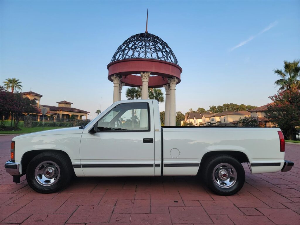 1990 Chevy C1500 Sport – Texas Trucks and Classics
