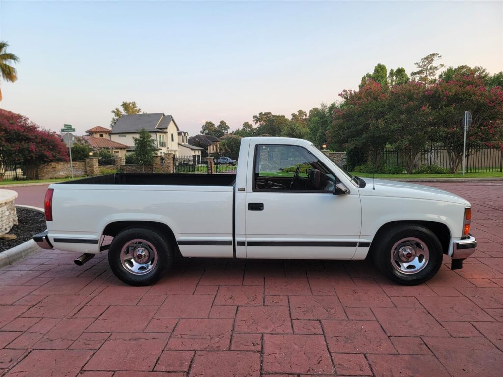 1990 Chevy C1500 Sport – Texas Trucks and Classics