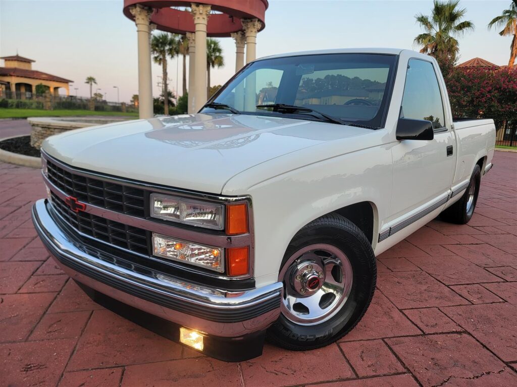 1990 Chevy C1500 Sport – Texas Trucks and Classics