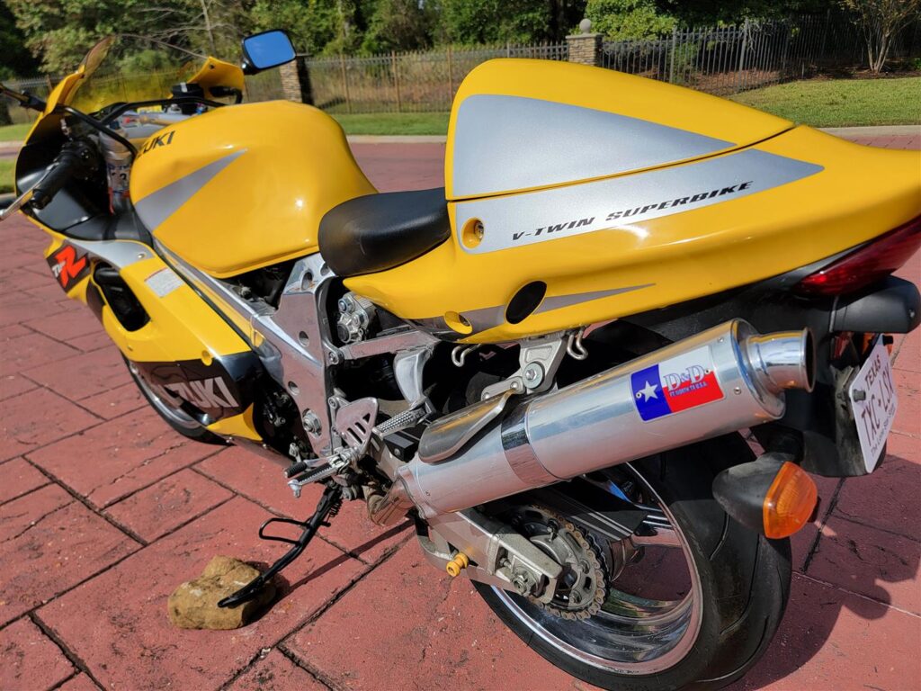 2002 Suzuki TL1000R – Texas Trucks and Classics