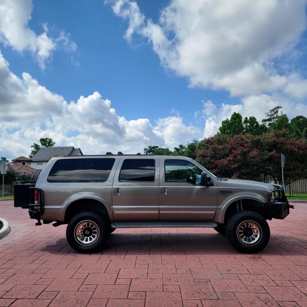 2002 Ford Excursion Limited – Texas Trucks and Classics