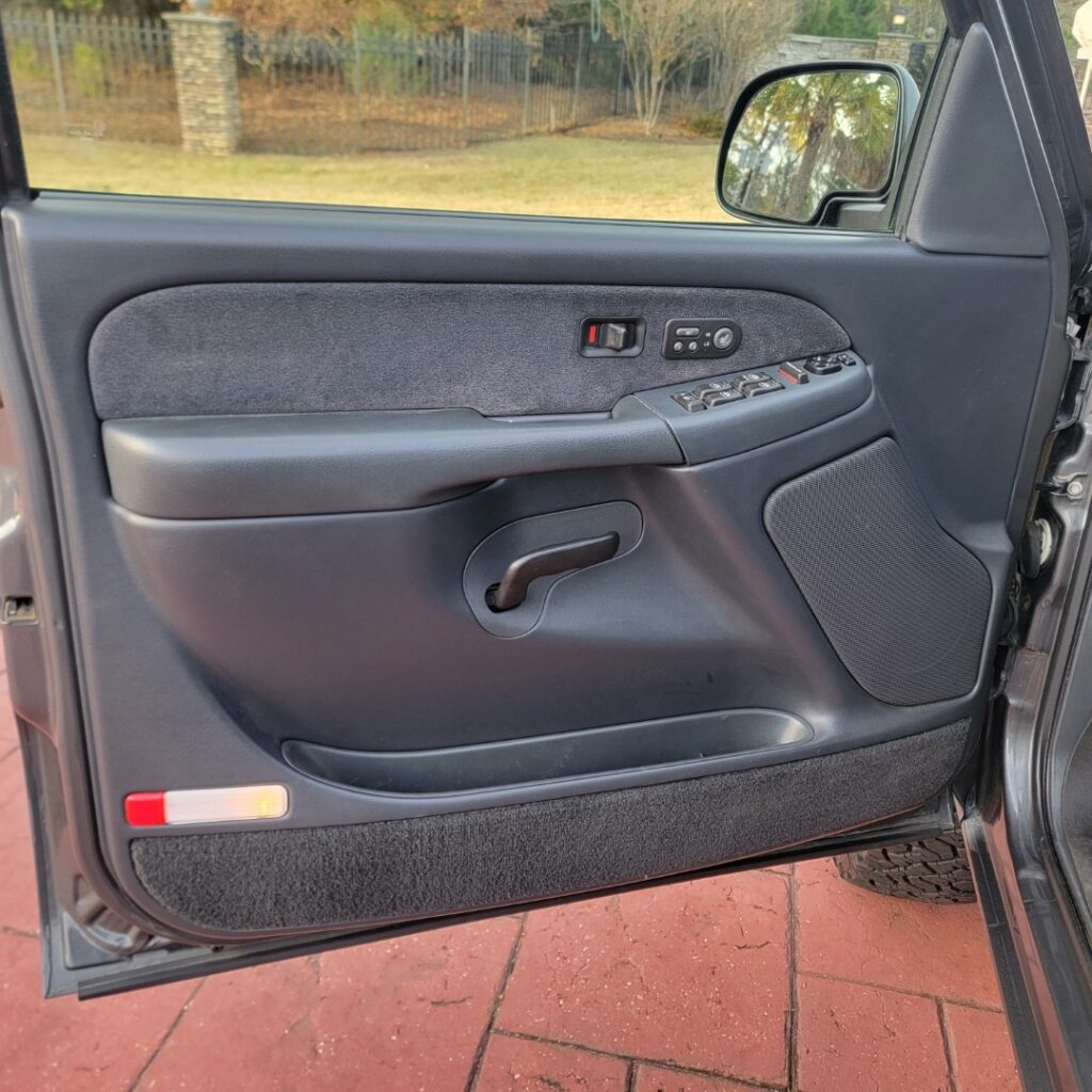 2002 Chevy 2500HD Crew Cab LT – Texas Trucks and Classics
